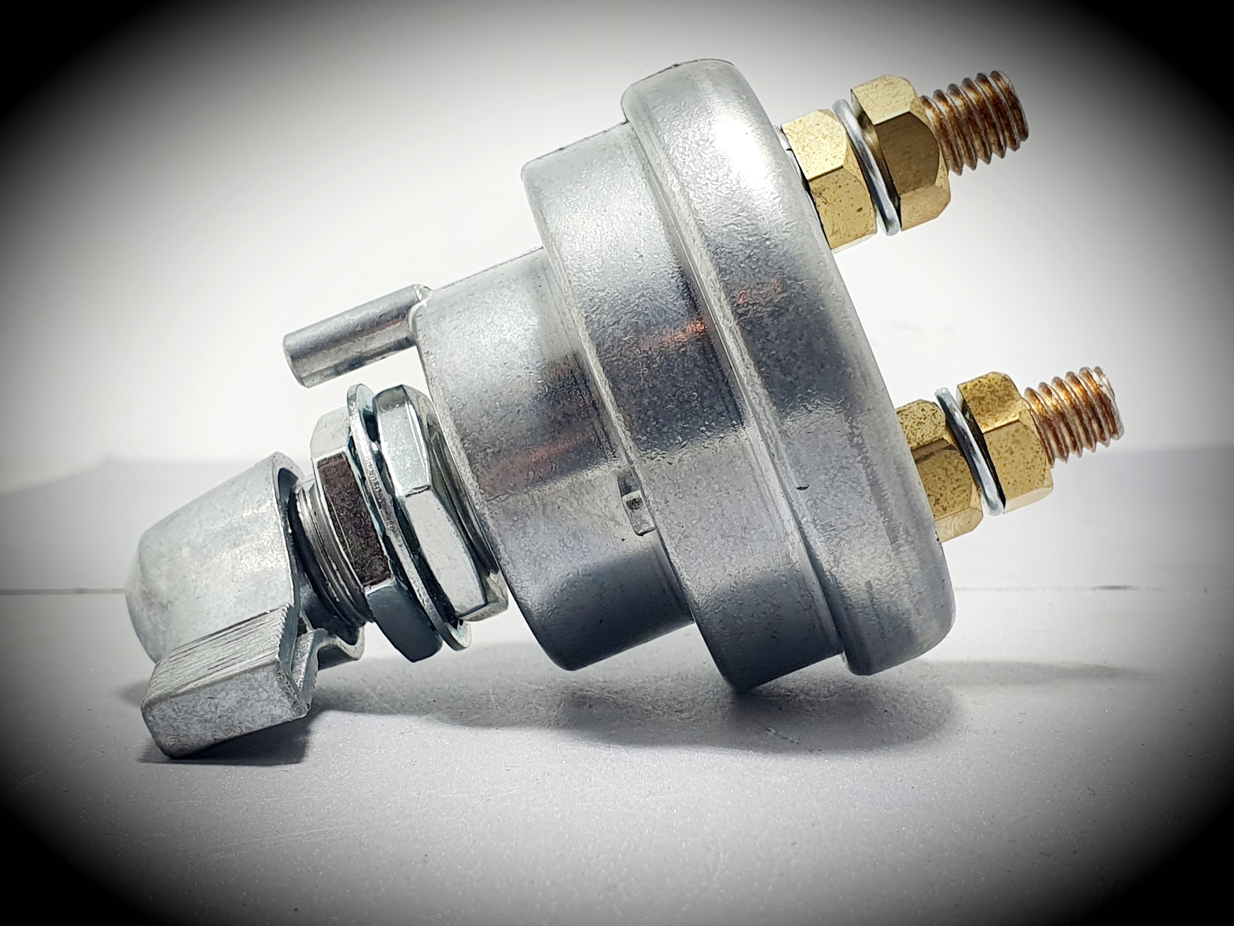 Battery isolator switch - SS Racetech Rods & Customs